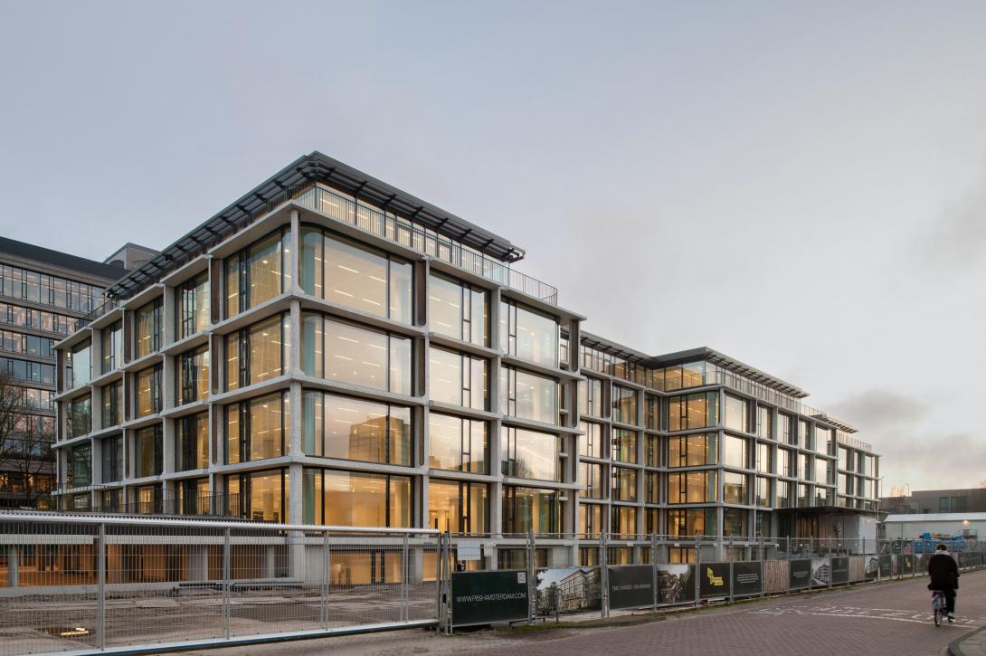 Elegant brutalisme siert nieuw Philips-hoofdkantoor | Renoscripto